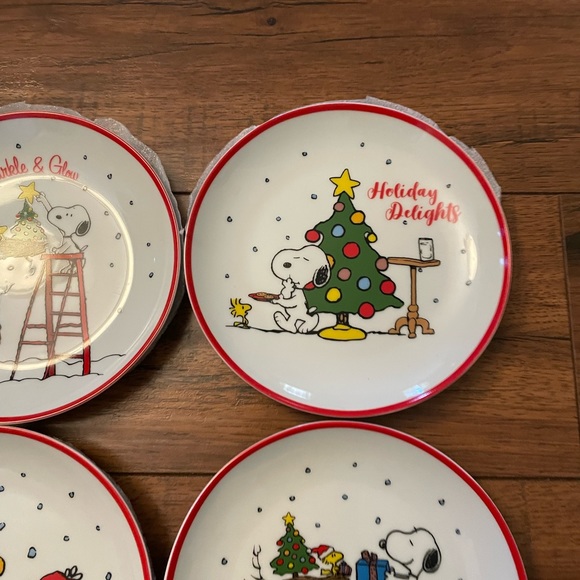 Peanuts | Dining | Peanuts Snoopy Set 4 Christmas Cermaic Round ...